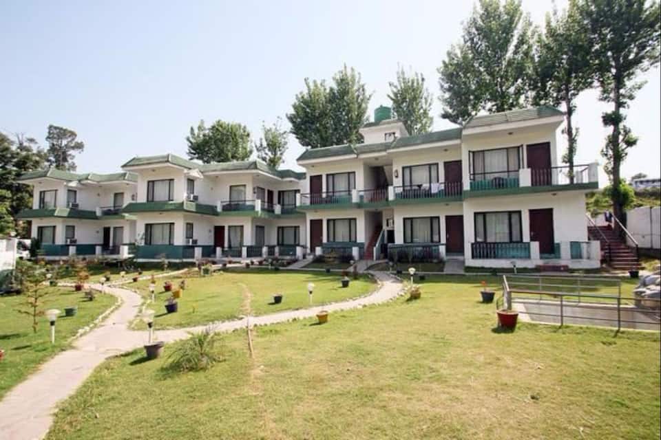 Book Scenic Kashmir With Vaishno Devi & Shikara Ride (deluxe) tour ...