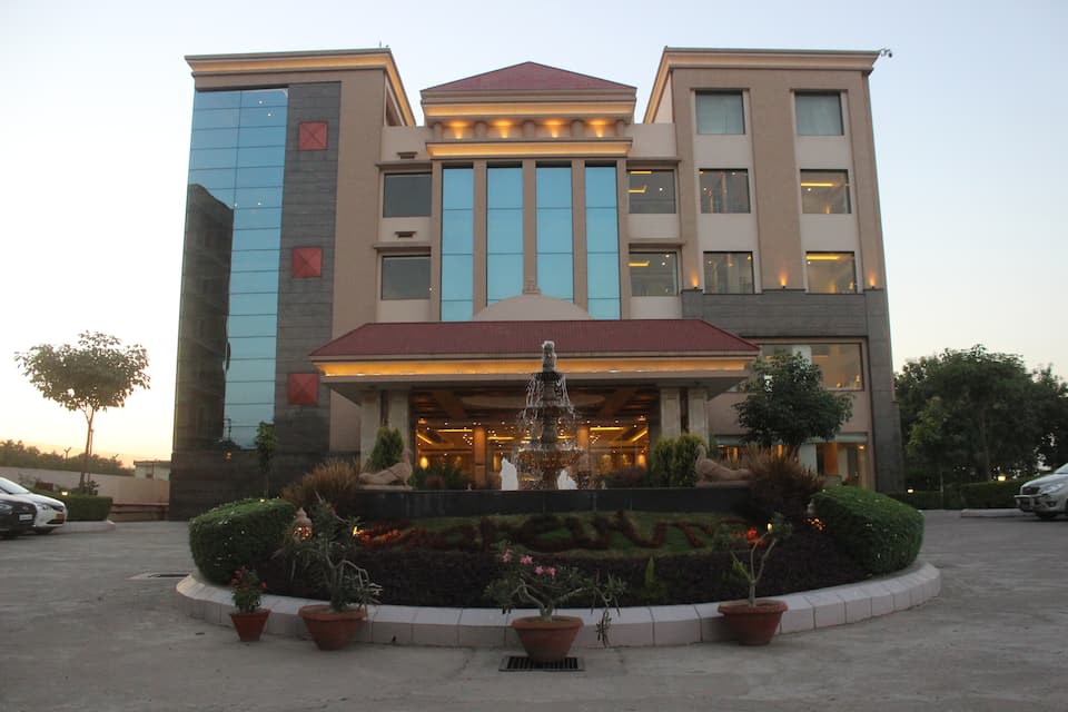 Ramada Plaza Hotels - Book Online Ramada Plaza Hotels in India at Yatra.com