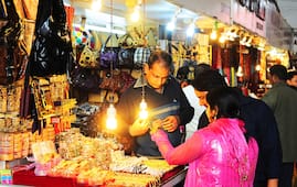 Kapda Bazaar in Amritsar, Complete Shopping Guide at Kapda Bazaar ...