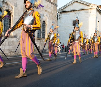 Pisa Guide - Pisa Tourism | Pisa Travel Guide - Yatra.com