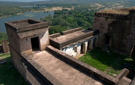 Khandar Fort - One of the Top Attractions in Ranthambore, India - Yatra.com