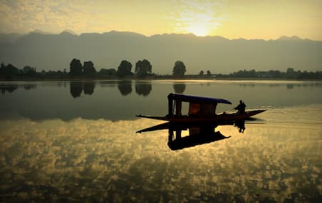 Nigeen Lake - One of the Top Attractions in Srinagar, India - Yatra.com