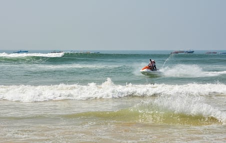 Jet Skiing in Goa | Jet Ski Ride in Goa | Yatra.com