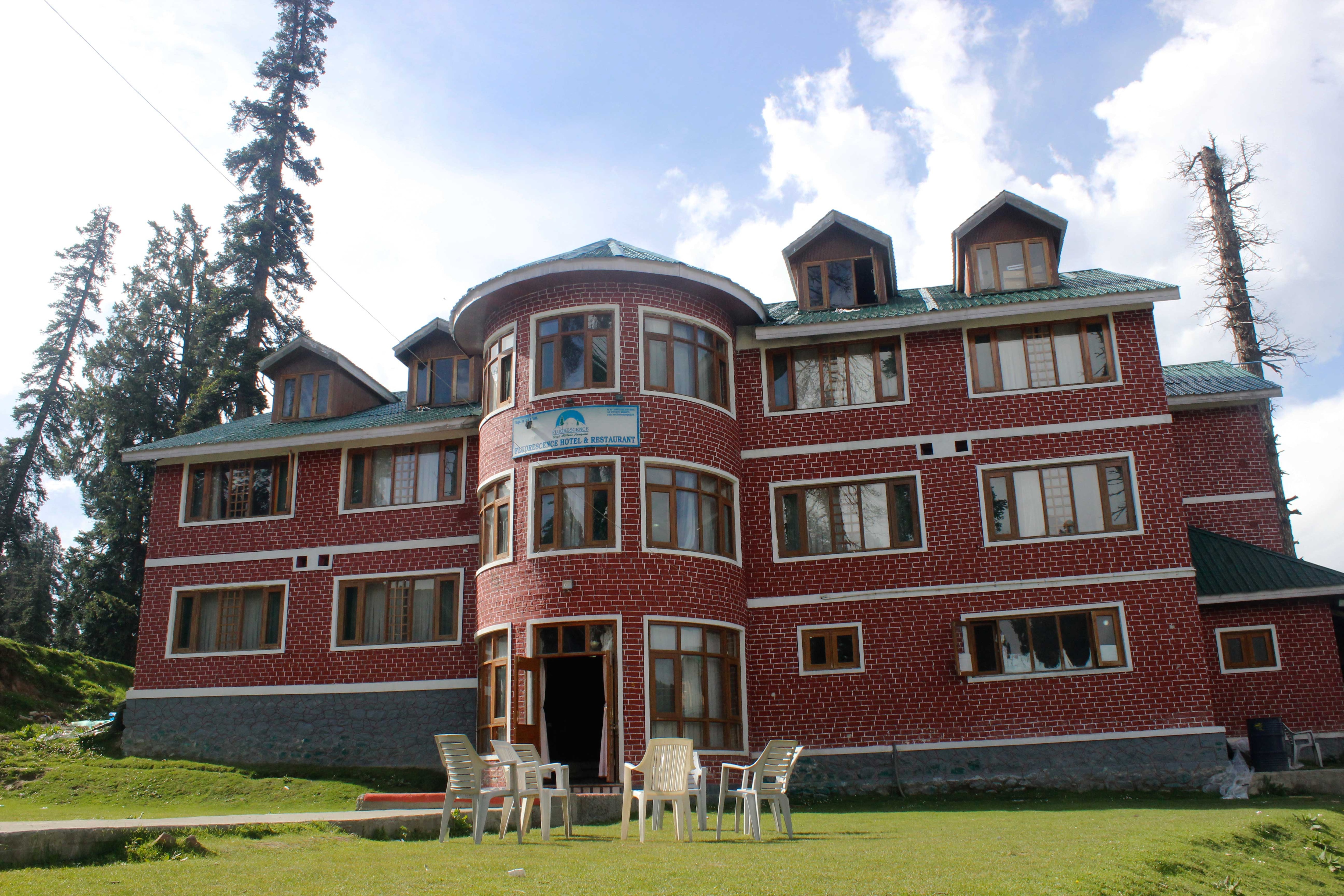 Gulmarg Summer Special tours, Best Summer Special in Gulmarg - Yatra.com