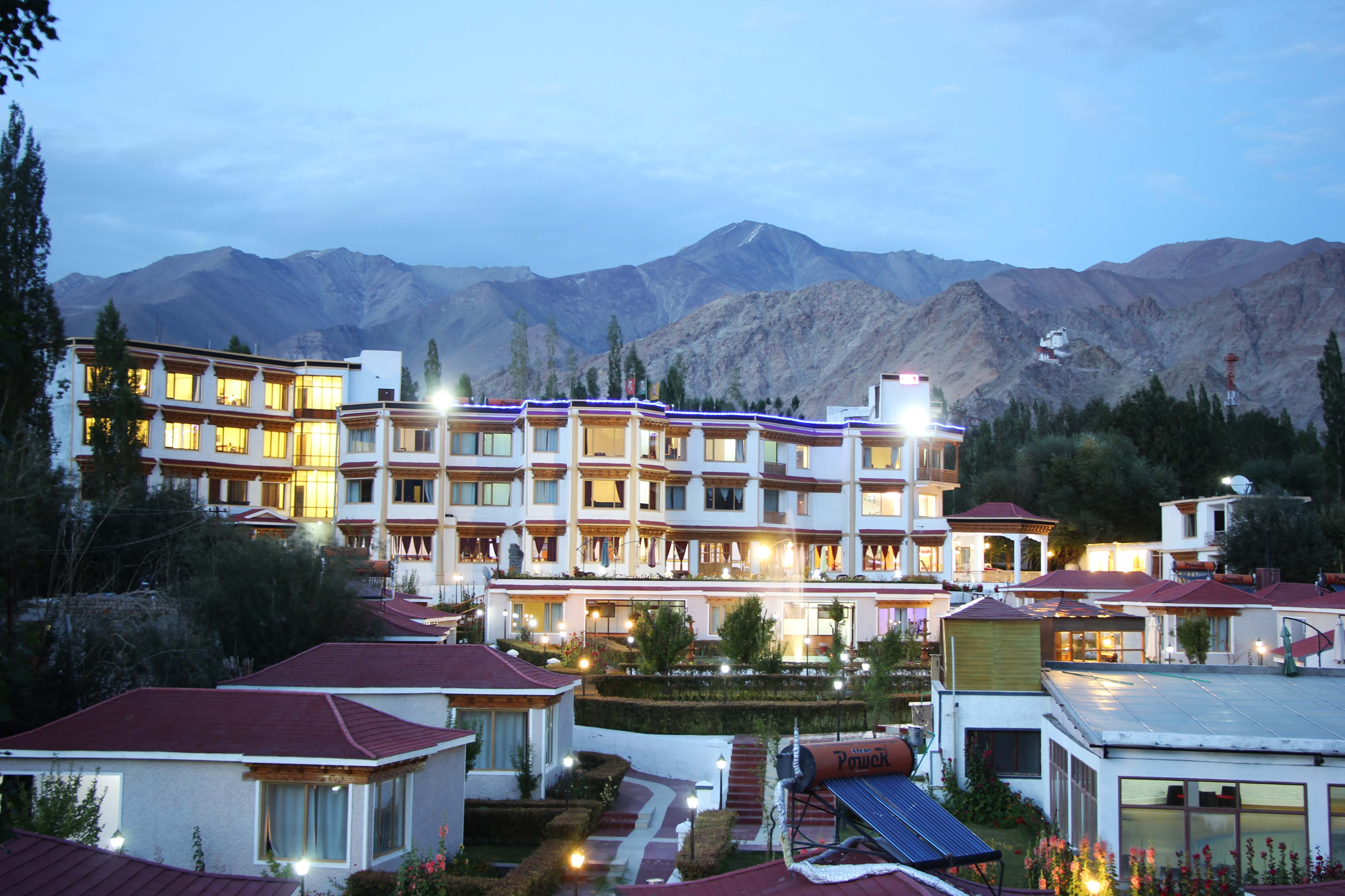 Ladakh Tour Packages - Book Ladakh Packages in 2020, Upto Rs. 5000 Off