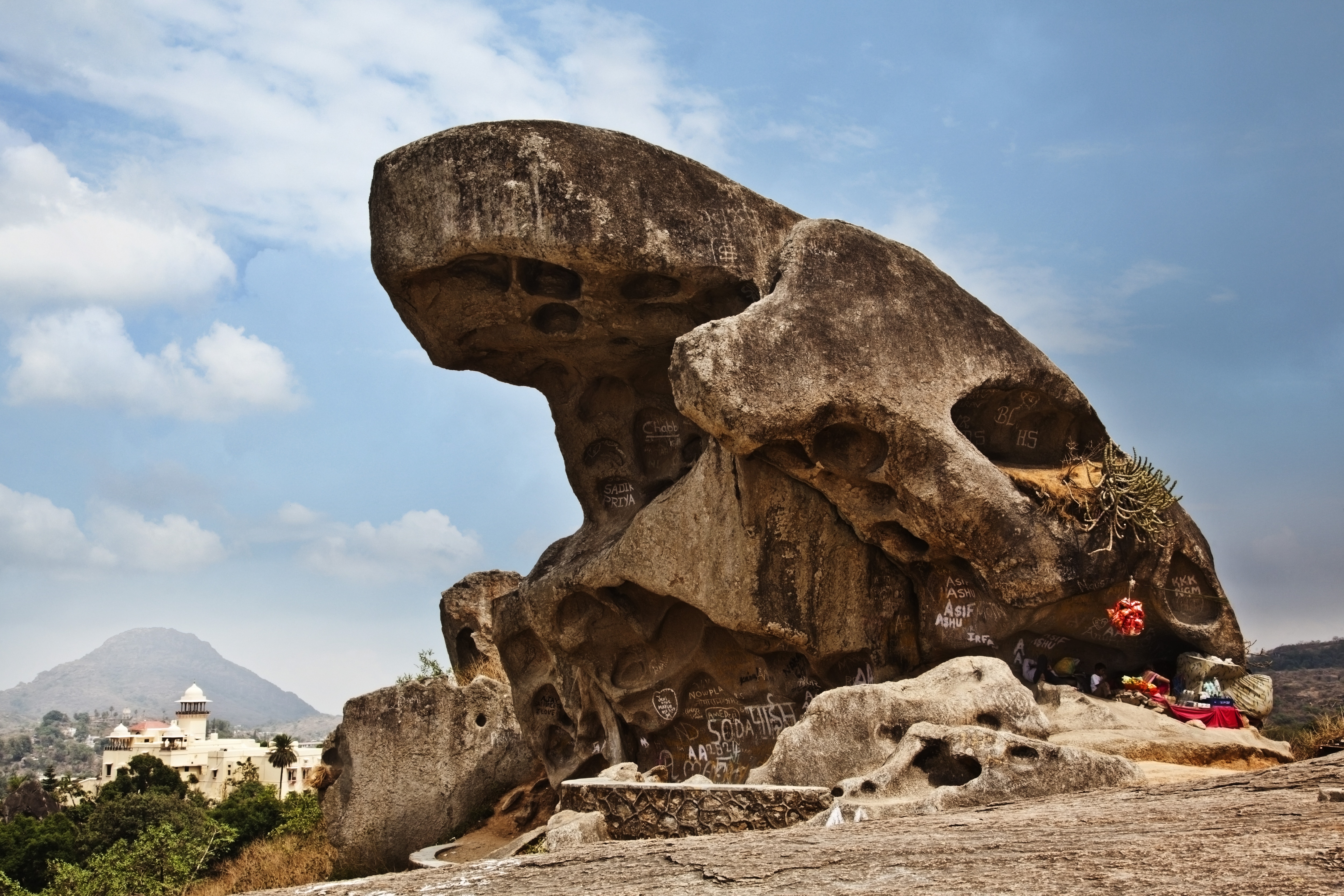 Toad Rock - One of the Top Attractions in Mount Abu, India - Yatra.com