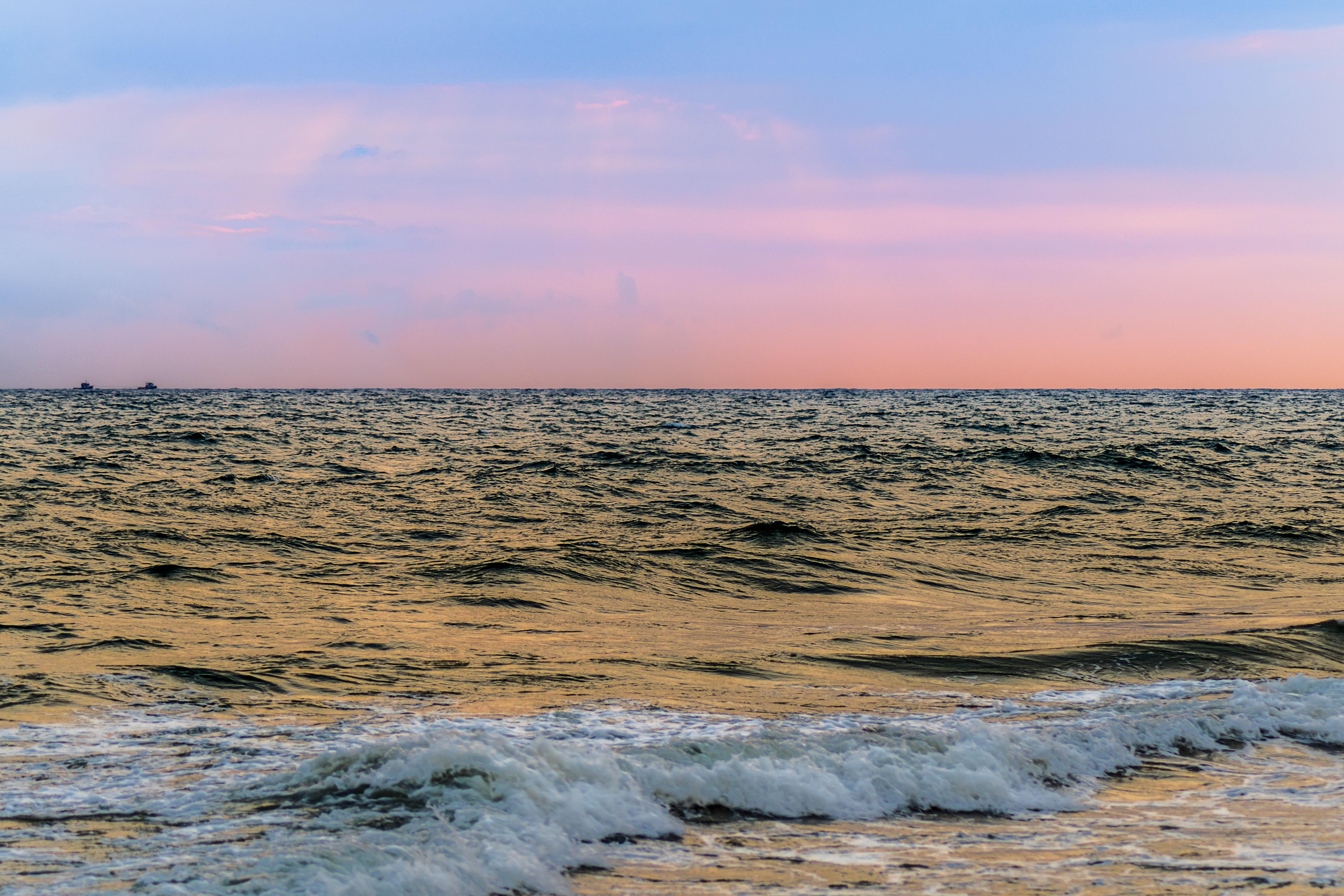 Candolim Beach - One of the Top Attractions in Goa, India - Yatra.com