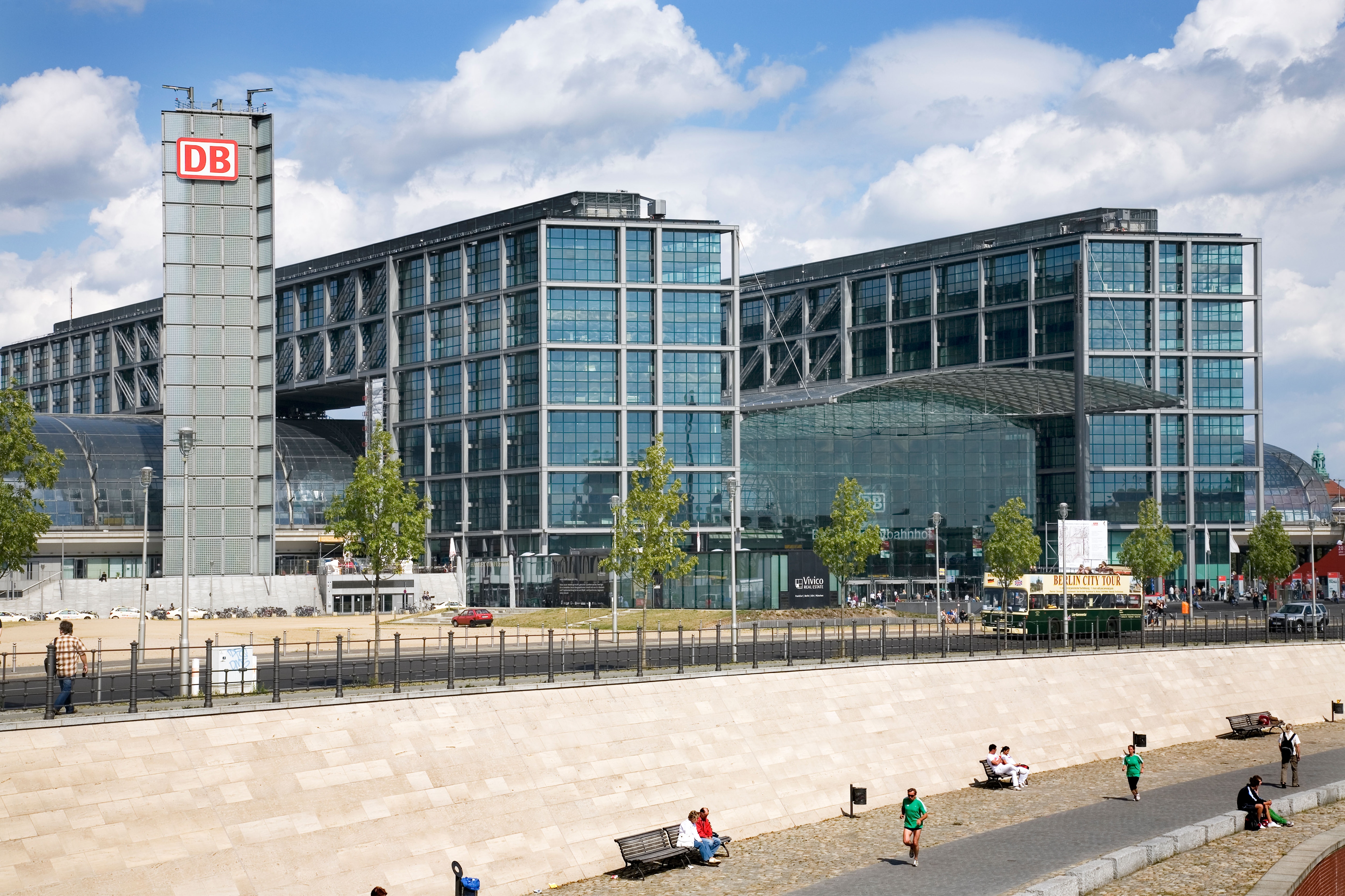 Zurich Hauptbahnhof - One of the Top Attractions in Zurich, Switzerland ...