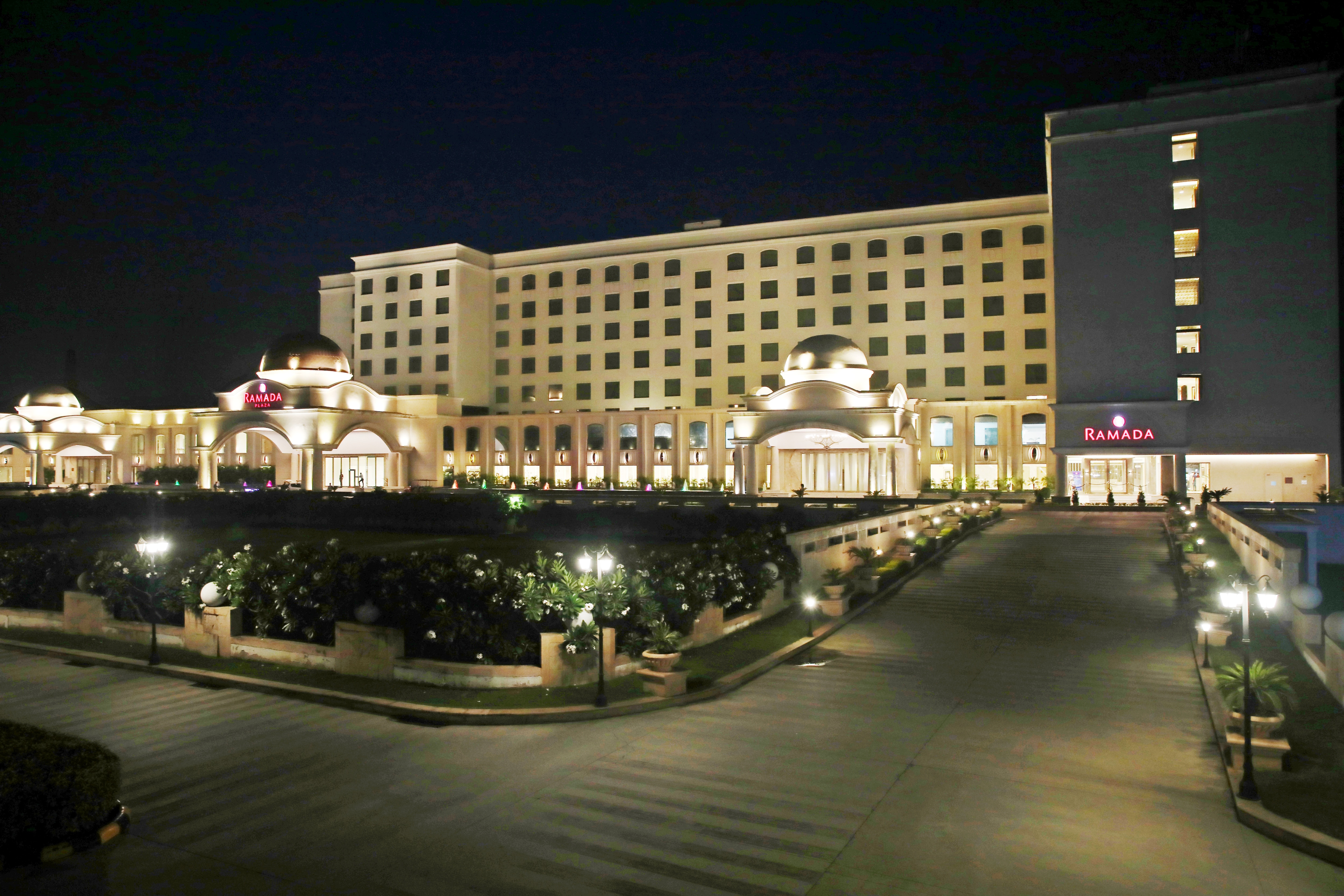 Ramada Hotel Lucknow Wedding Packages 27 Unconventional But Totally Awesome Wedding Ideas ramada-hotel-lucknow-wedding-packages-27-unconventional-but-totally-awesome-wedding-ideas